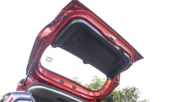 Maruti Brezza Bootspace - CarWale