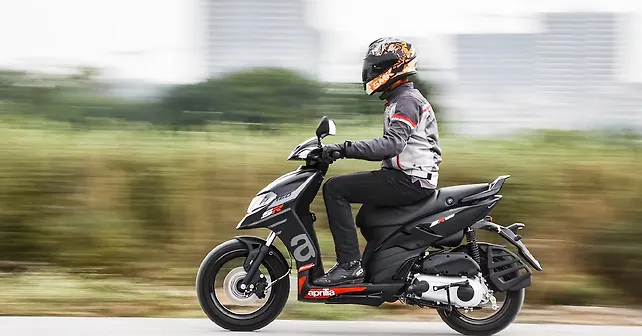 New Aprilia SR160 Review: Image Gallery - BikeWale