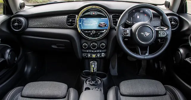 Mini Cooper SE Dashboard - CarWale