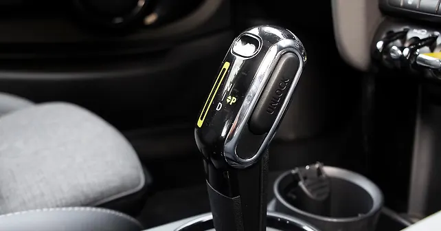 Mini Cooper SE Gear - CarWale