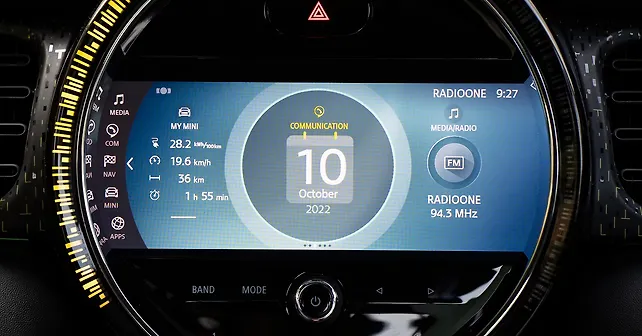 Mini Cooper SE Infotainment - CarWale