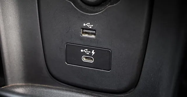 MINI Cooper SE Charging Ports - CarWale