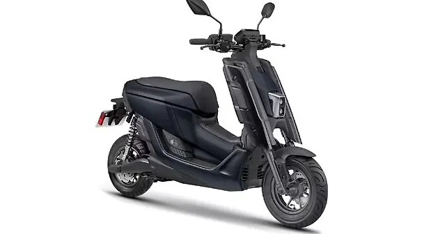 New Yamaha EMF electric scooter unveiled with swappable battery tech ...