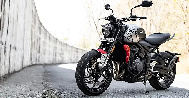 Triumph expands its assembly line in UK - BikeWale
