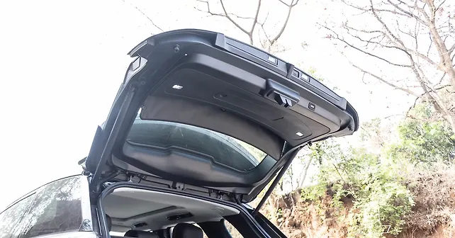 Land Rover Range Rover Sport Bootspace - CarWale