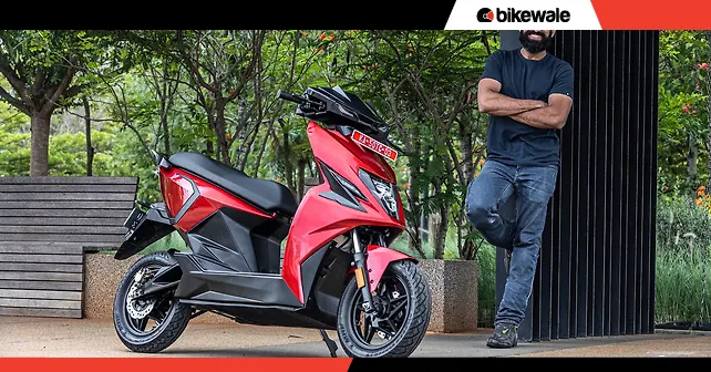 Simple One electric scooter: First Ride Review - BikeWale