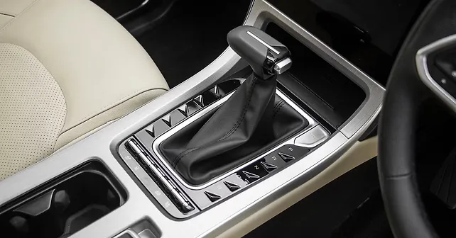 MG Hector Gear - CarWale