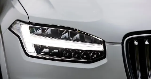 Volvo XC90 [2022-2025] Head Light And Tail Lights - CarWale