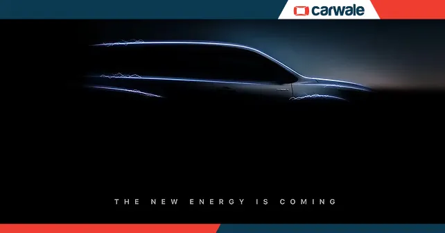 Toyota Innova Hycross side profile teased; debut in India on 25 ...