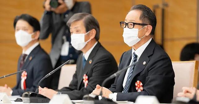 infographics2.jpeg?isig=0&wm=0&art=8&q=75