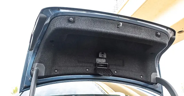 BMW M340i Bootspace - CarWale