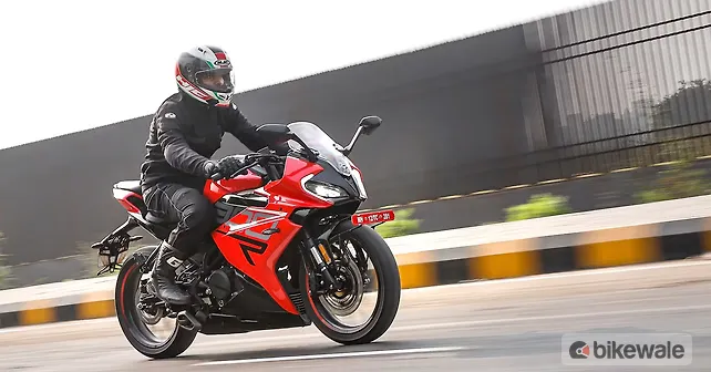 Keeway K300R Review: Image Gallery - BikeWale