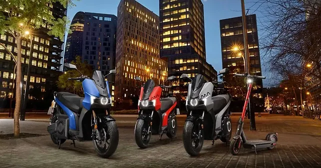 SEAT unveils entry level e-scooter; offers 172km range! - BikeWale