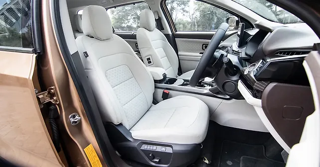 Tata Safari Seats - CarWale