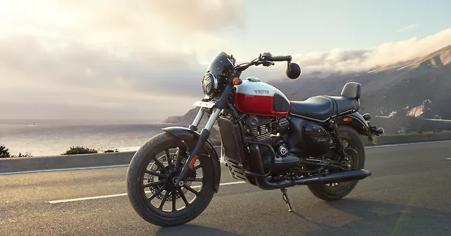 Yezdi Roadster available in eight colours in India - BikeWale