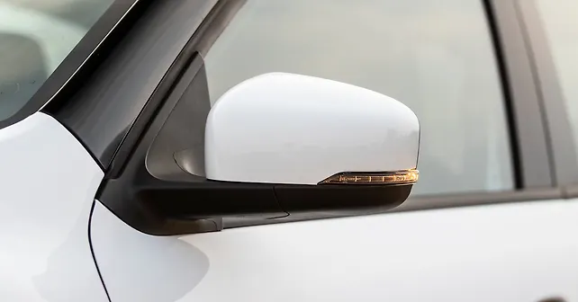Renault Kwid Head Light And Tail Lights - CarWale