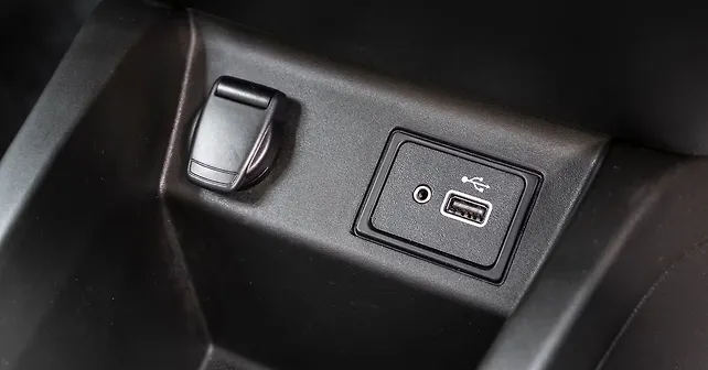 Renault Kwid Charging Ports - CarWale