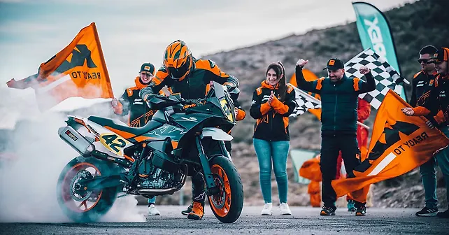 KTM 890 Adventure-based 890 SMT unveiled for international markets ...