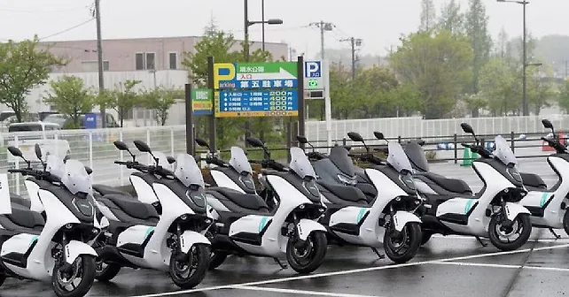 Yamaha E01 electric scooter introduced in Japan - BikeWale