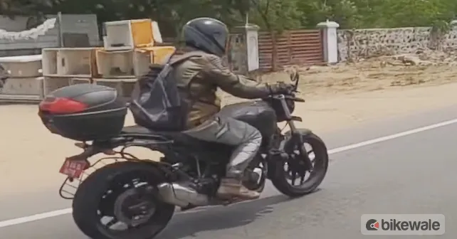 Royal Enfield Scram 450 spotted testing with accessories - BikeWale