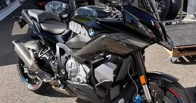 BMW M1000XR spotted at Isle of Man TT - BikeWale
