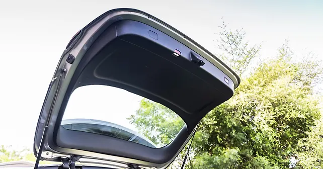 Mercedes-Benz GLC Bootspace - CarWale