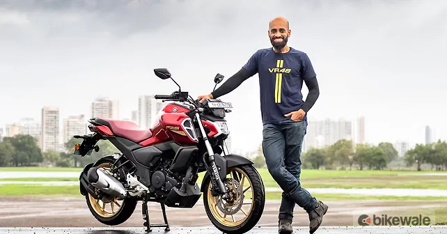 Expert Reviews on Yamaha FZS FI V4 | First Ride & Comparison Test ...