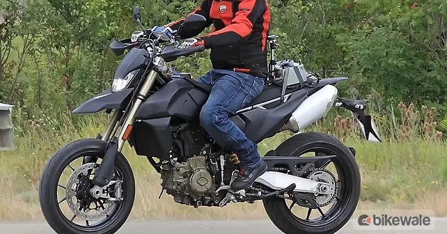 New spy shots of the upcoming single-cylinder Ducati bike leaked - BikeWale