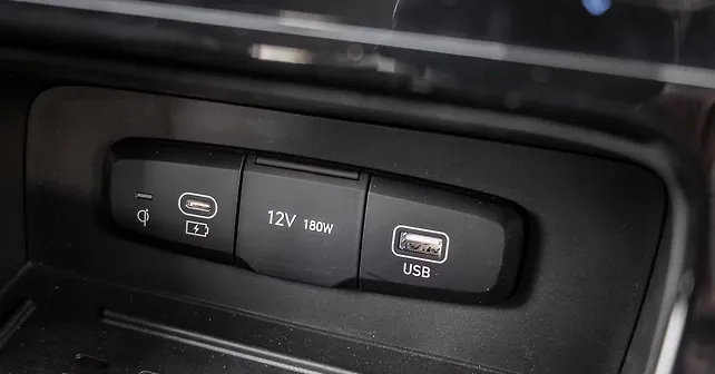 Hyundai Creta N Line Charging Ports - CarWale