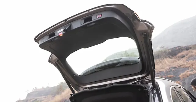 Mercedes-Benz GLA Bootspace - CarWale