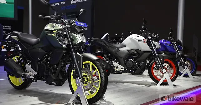 Yamaha FZS FI V4 unveiled in two new colours - BikeWale