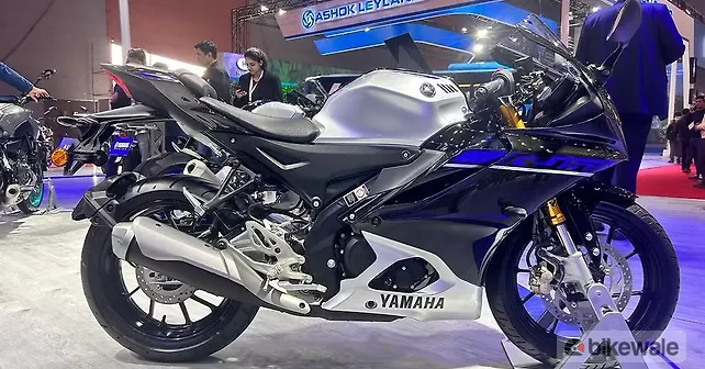 Yamaha R15M Carbon: Image Gallery - BikeWale