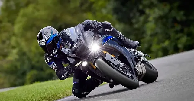 Yamaha R1 and R1M to be track-legal only! - BikeWale