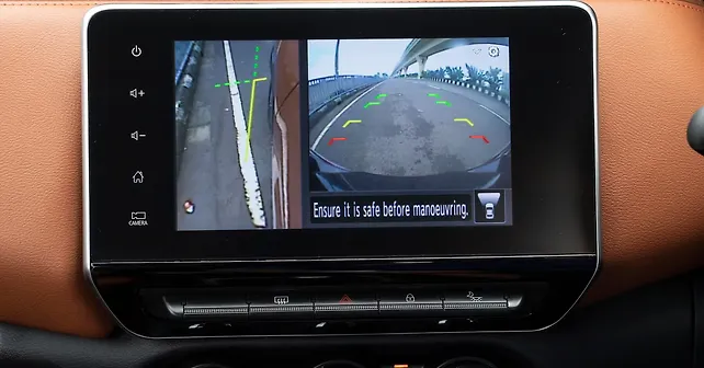 Nissan Magnite Infotainment - CarWale