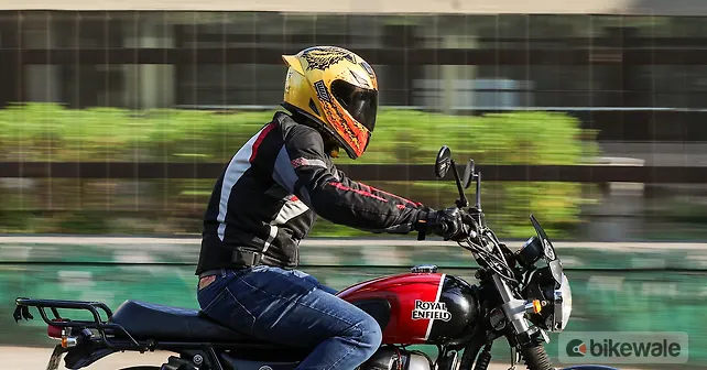 Tiivra Alterego 2.0 Helmet Review: On the head - BikeWale