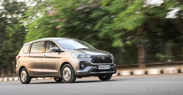 Rumion Right Side View Image, Rumion Photos in India - CarWale