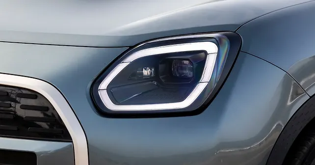 MINI Countryman Electric Head Light And Tail Lights - CarWale