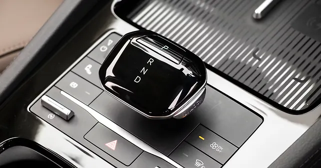 BYD eMax 7 Gear - CarWale