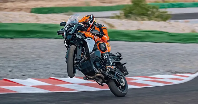 KTM 1390 Super Adventure S EVO unveiled! - BikeWale