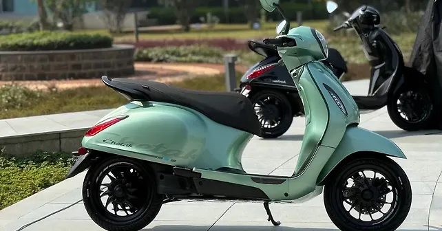 Bajaj Chetak 3501: Image gallery - BikeWale