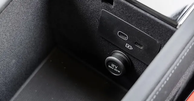 Volvo XC90 Charging Ports - CarWale