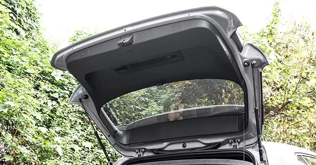 Volkswagen Golf GTI Bootspace - CarWale