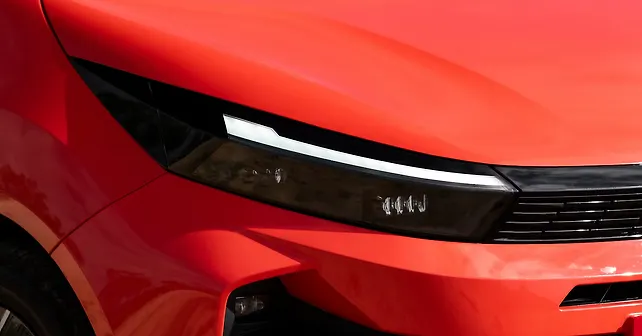 Tata Altroz Head Light And Tail Lights - CarWale