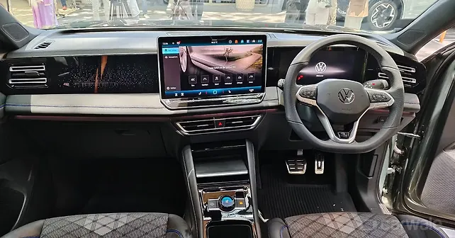 Volkswagen Tiguan R-Line Dashboard - CarWale