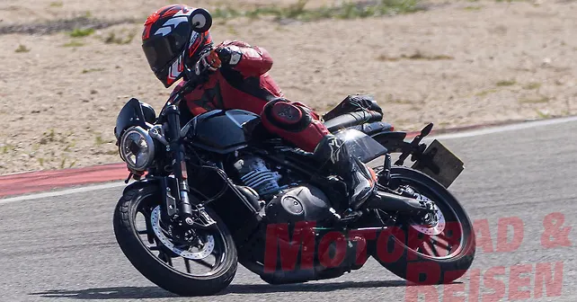 New Triumph 400cc Motorcycle Spotted Testing in Europe - BikeWale