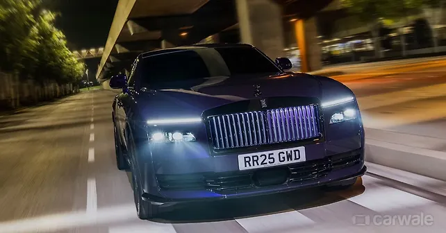 Spectre Front Badge Image, Spectre Photos in India - CarWale