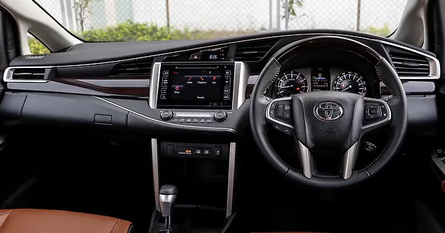 Toyota Innova Crysta [2016-2020] Dashboard - CarWale