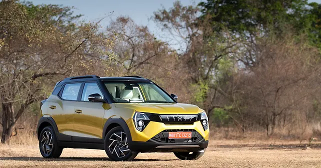 XUV 3XO Front Logo Image, XUV 3XO Photos in India - CarWale