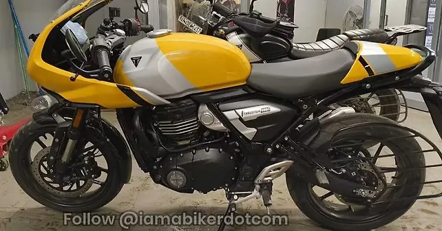 Triumph Thruxton 400 Spied Again: Launch on 6 August - BikeWale