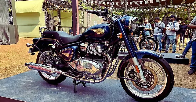 Royal Enfield Bullet 650 Unveiled at Motoverse 2025 - BikeWale